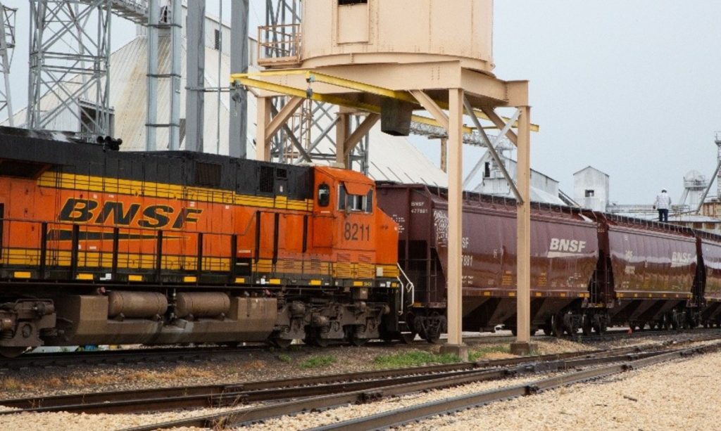 UP-NS merger will bring risks to the rail industry: BNSF - T21